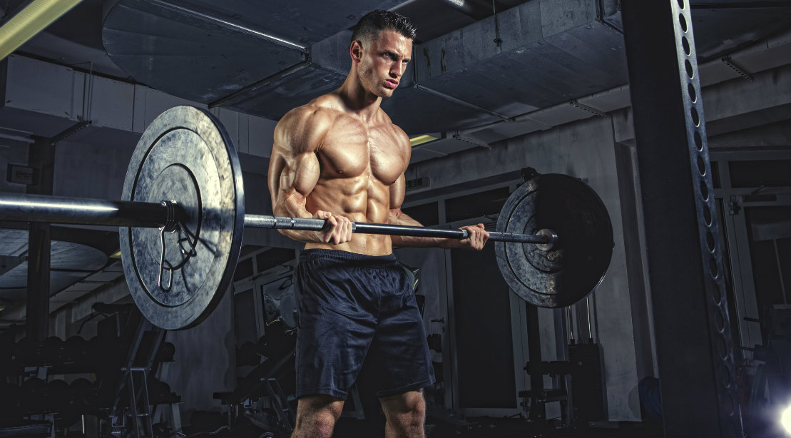 6 exercícios de bíceps com barra para tamanho e força